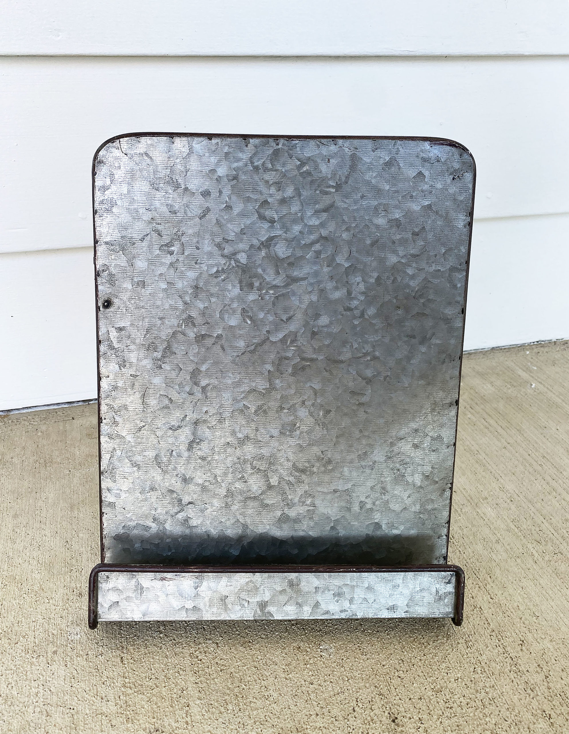 Galvanized Metal Table Top Easels-$3 | Something Borrowed KC